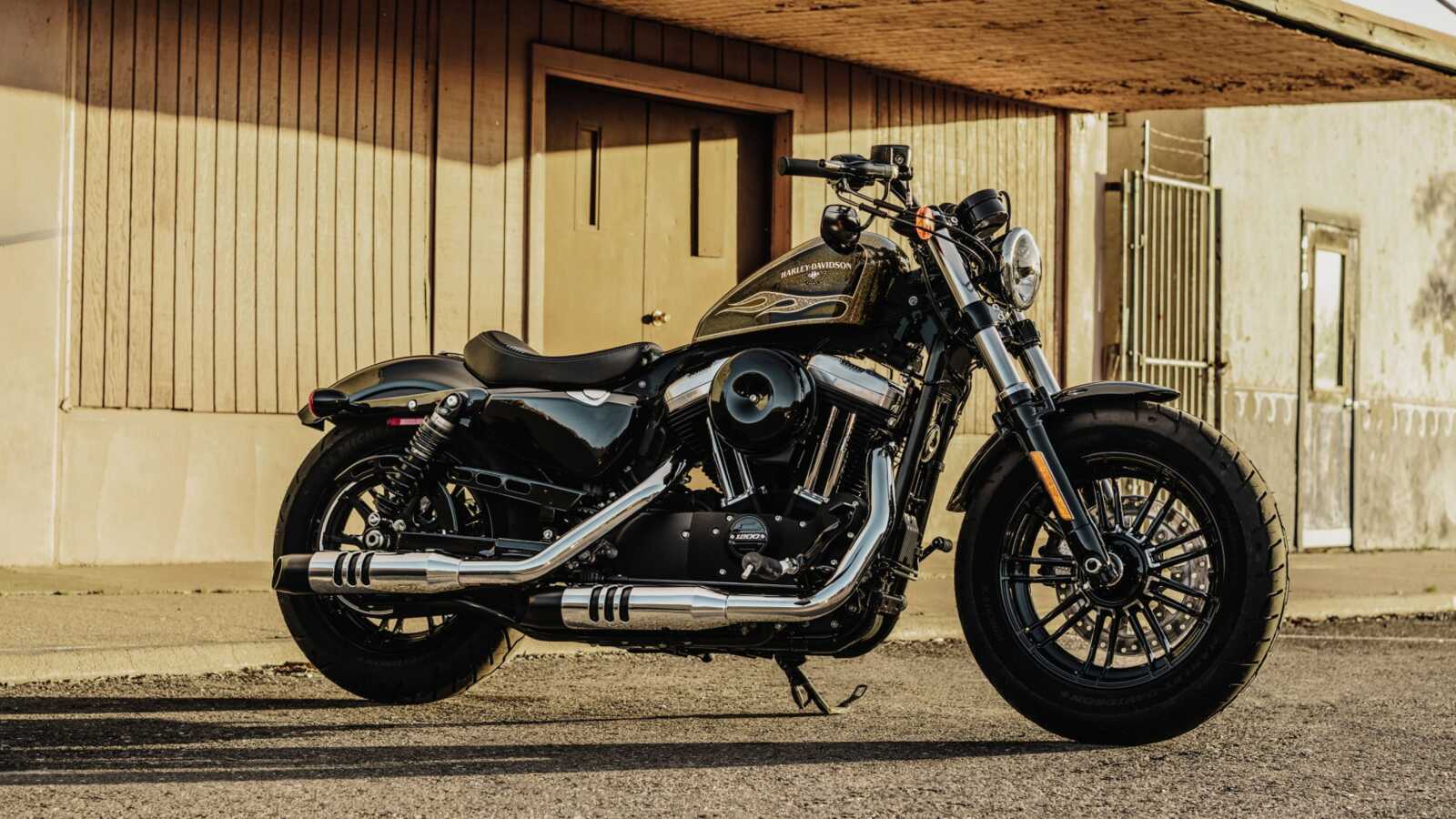 Harley-Davidson Bikes Wallpapers (60 images) - WallpaperCat