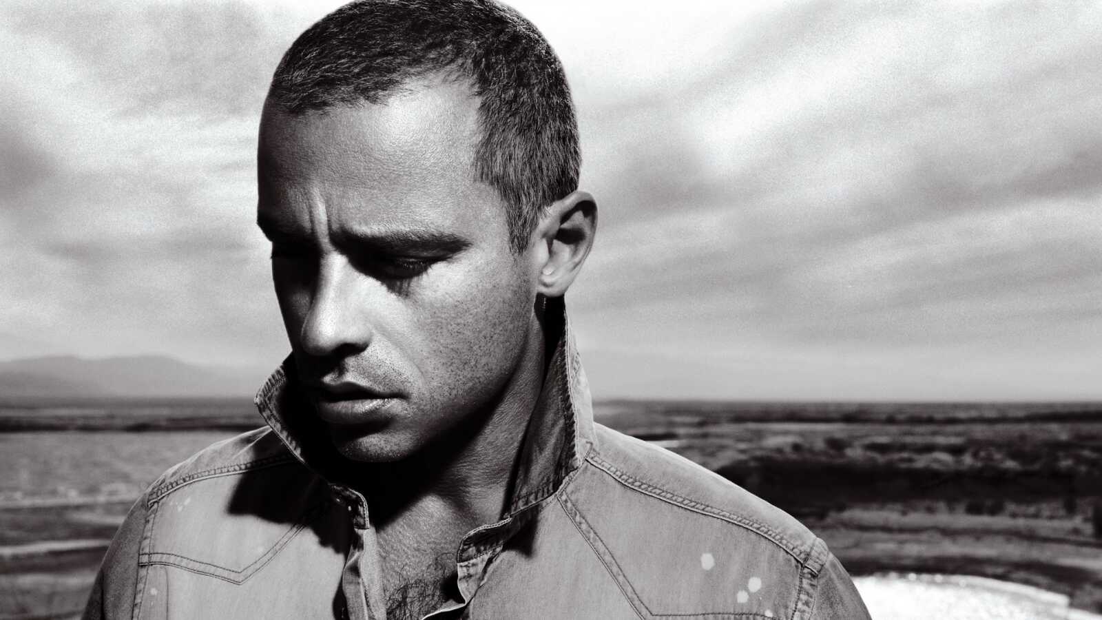 Eros Ramazzotti Wallpapers (30 images) - WallpaperCat