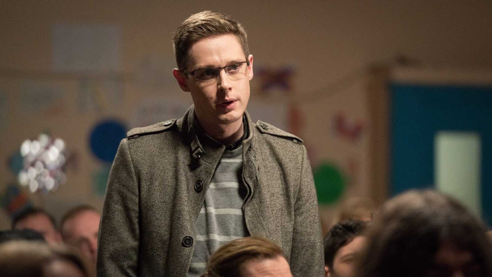 Samuel Barnett Wallpapers (19 images) - WallpaperCat