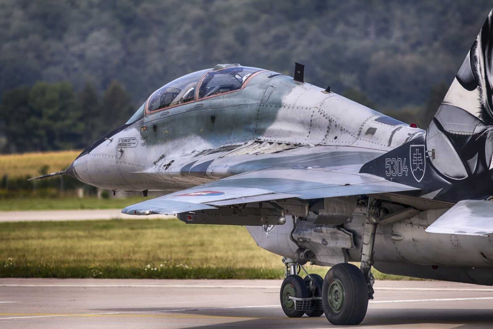 Jet Fighter Wallpapers (68 images) - WallpaperCat