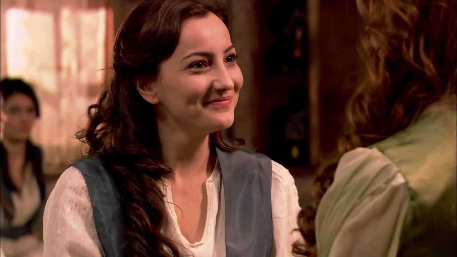 Burcu Tuna Wallpapers (7 images) - WallpaperCat