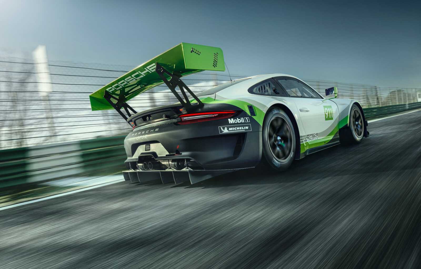 GT3 Wallpapers (27 images) - WallpaperCat
