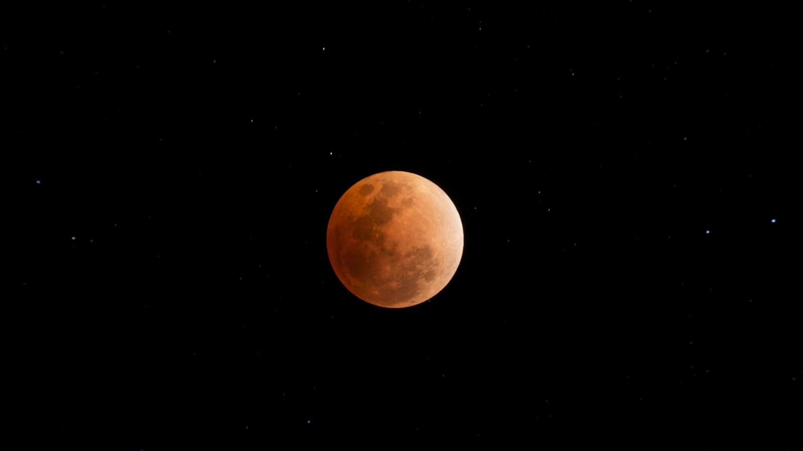 Lunar Eclipse Wallpapers (45 images) - WallpaperCat