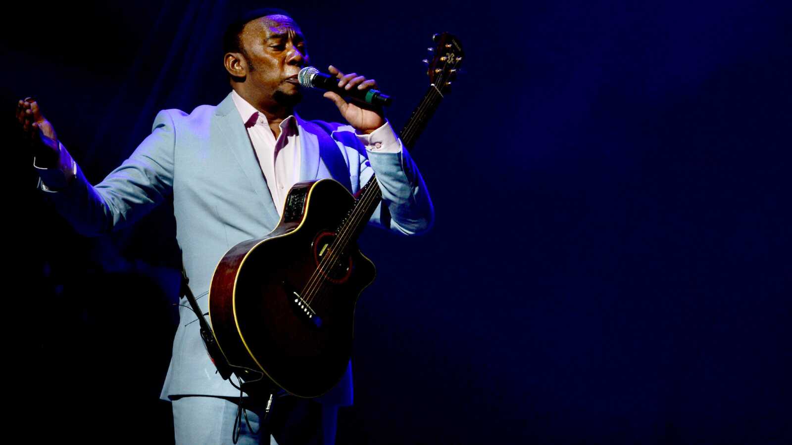 Antony Santos (Singer) Wallpapers (9 images) - WallpaperCat
