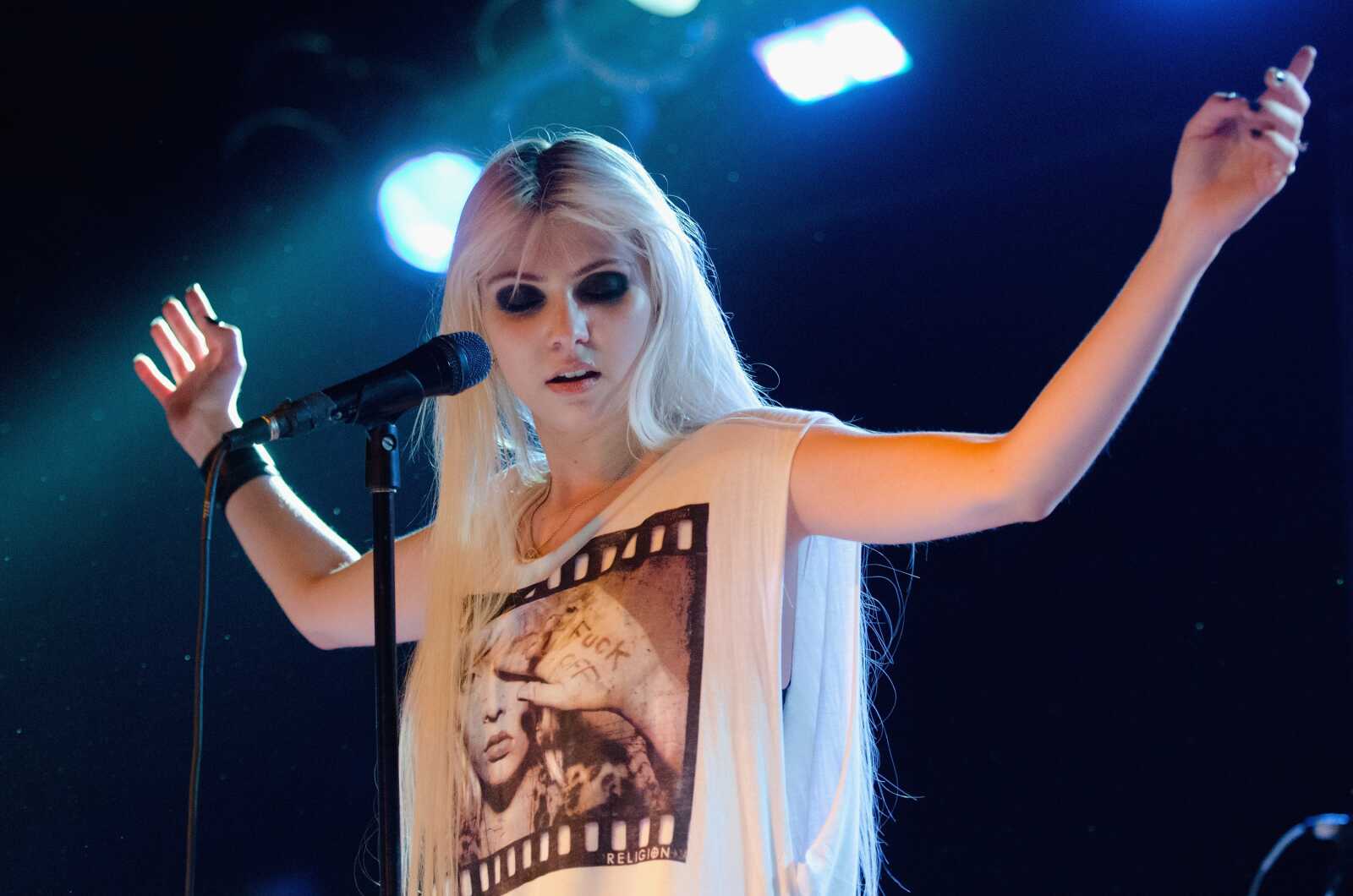 The Pretty Reckless Wallpapers (42 images) - WallpaperCat