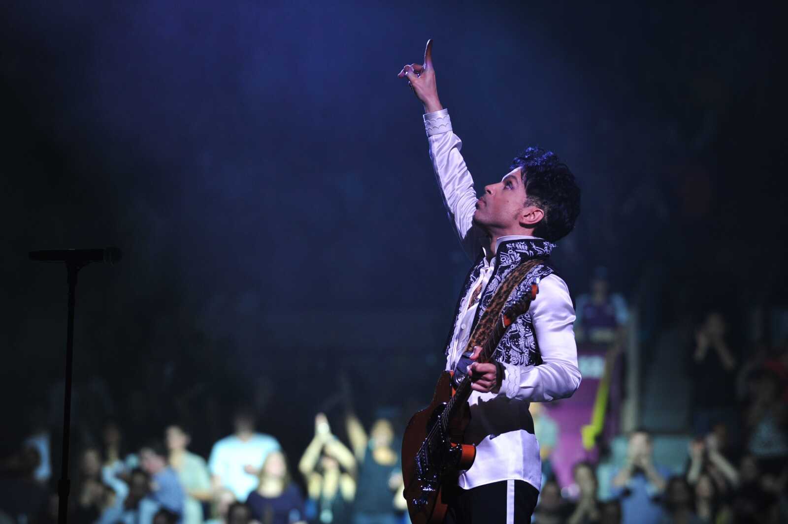 Prince (Singer) Wallpapers (29 images) - WallpaperCat