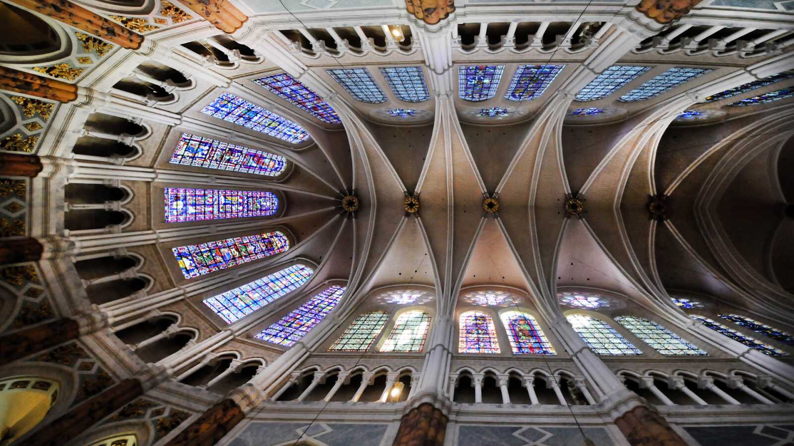 Chartres Cathedral Wallpapers (28 images) - WallpaperCat