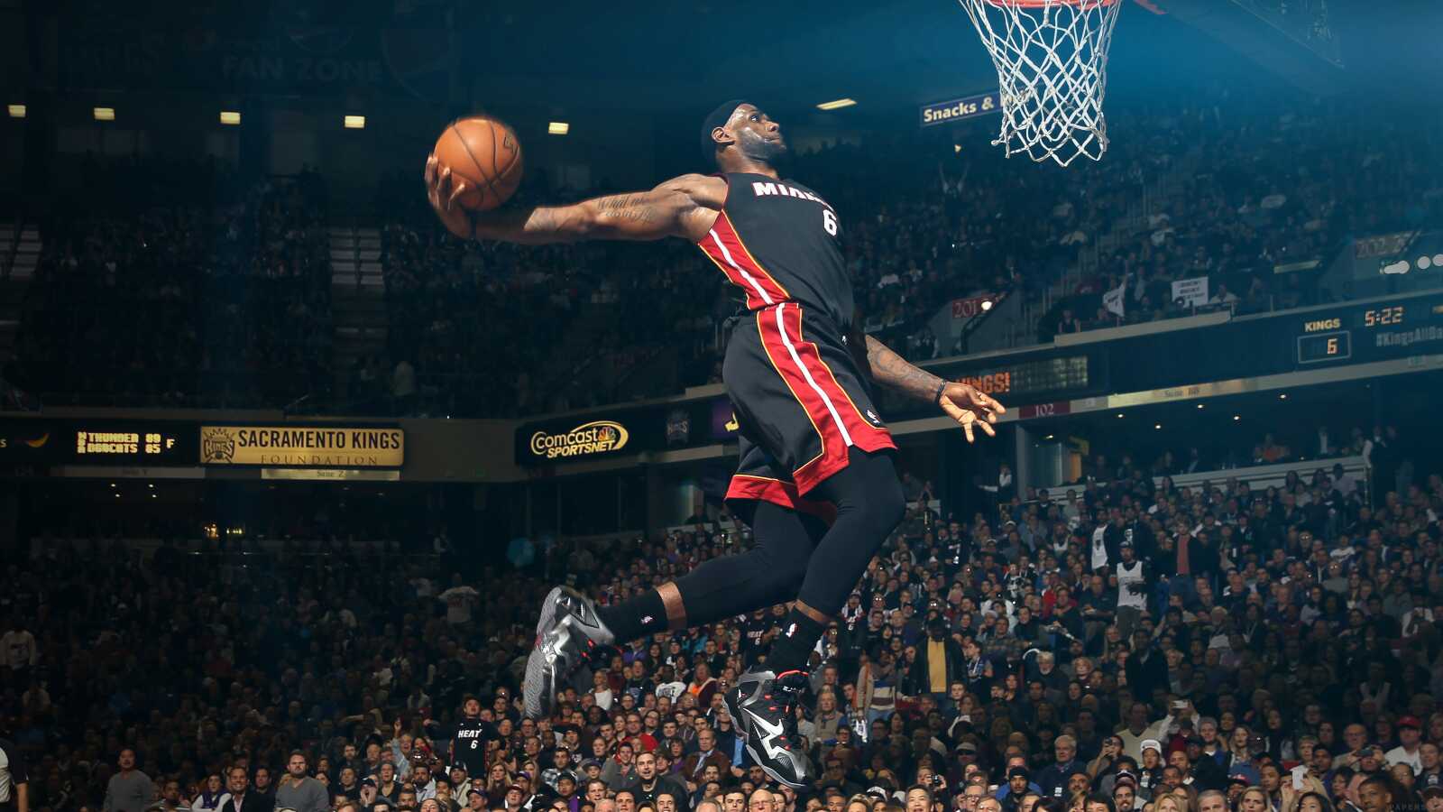 LeBron James Wallpapers (29 images) - WallpaperCat