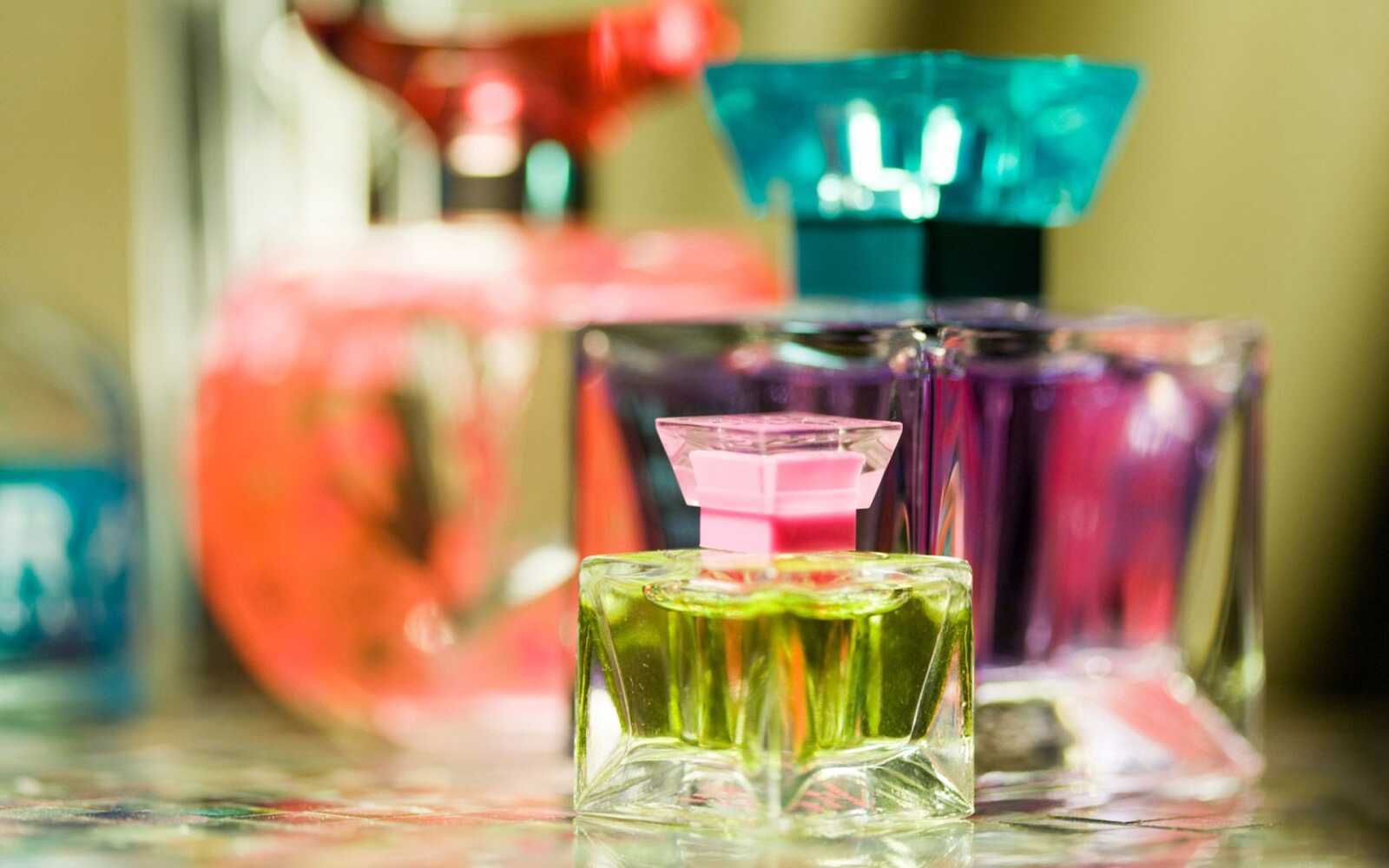 Perfume Wallpapers (26 images) - WallpaperCat