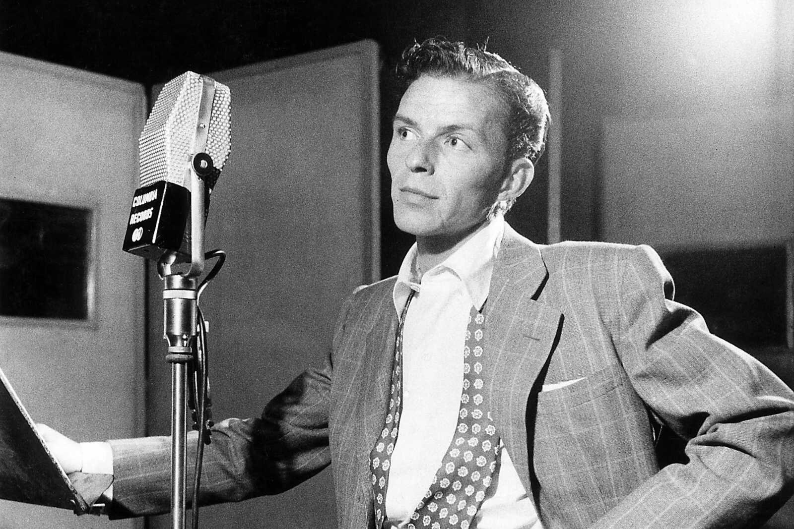 Frank Sinatra Wallpapers (39 images) - WallpaperCat