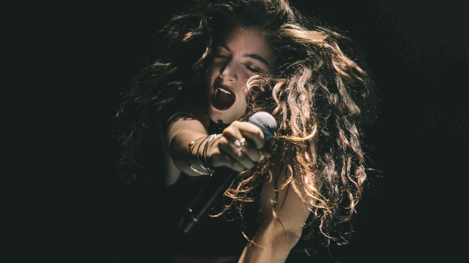 Lorde Wallpapers (43 images) - WallpaperCat