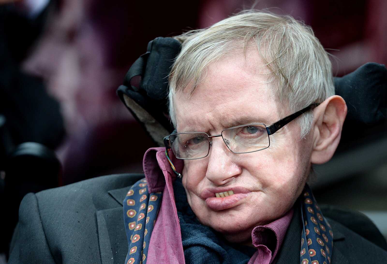 Stephen Hawking Wallpapers (37 images) - WallpaperCat