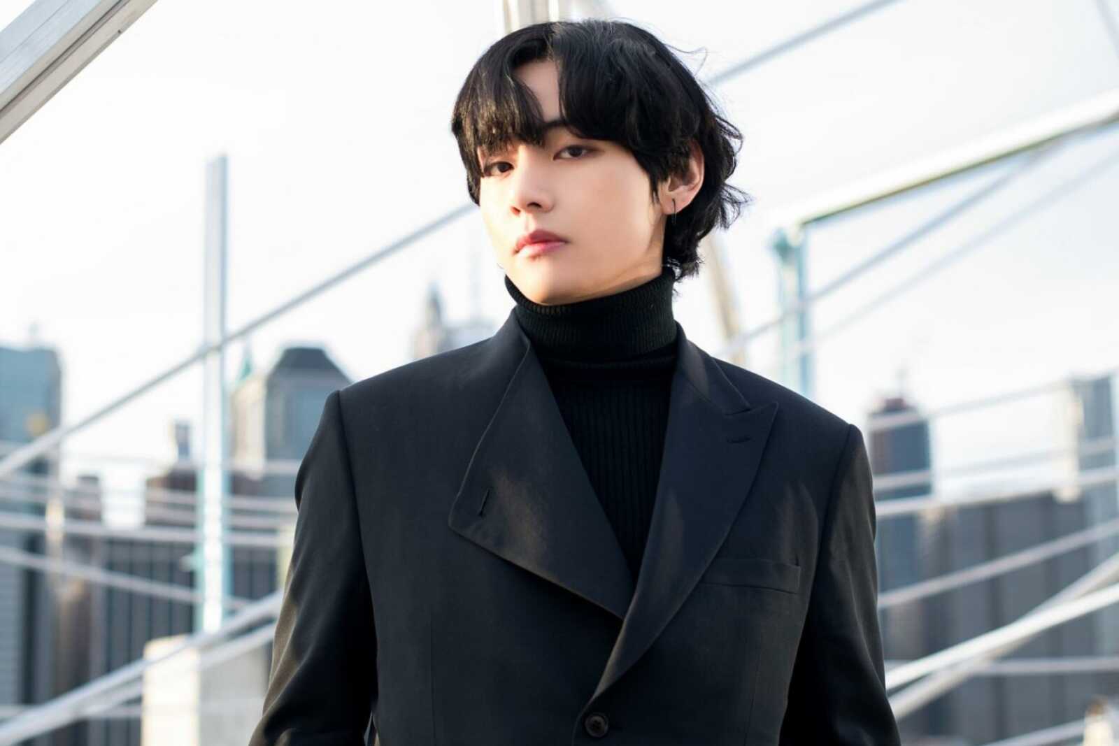 V (BTS) Wallpapers (53 images) - WallpaperCat