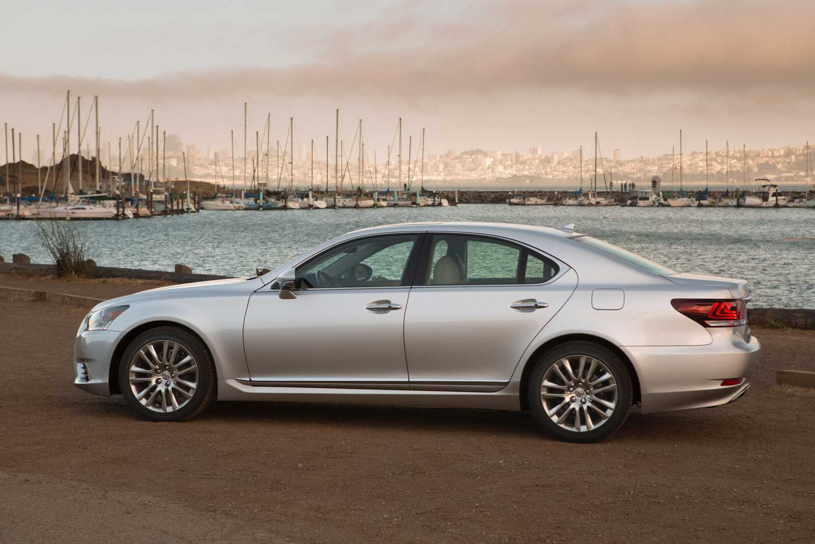 Lexus LS Wallpapers (79 images) - WallpaperCat