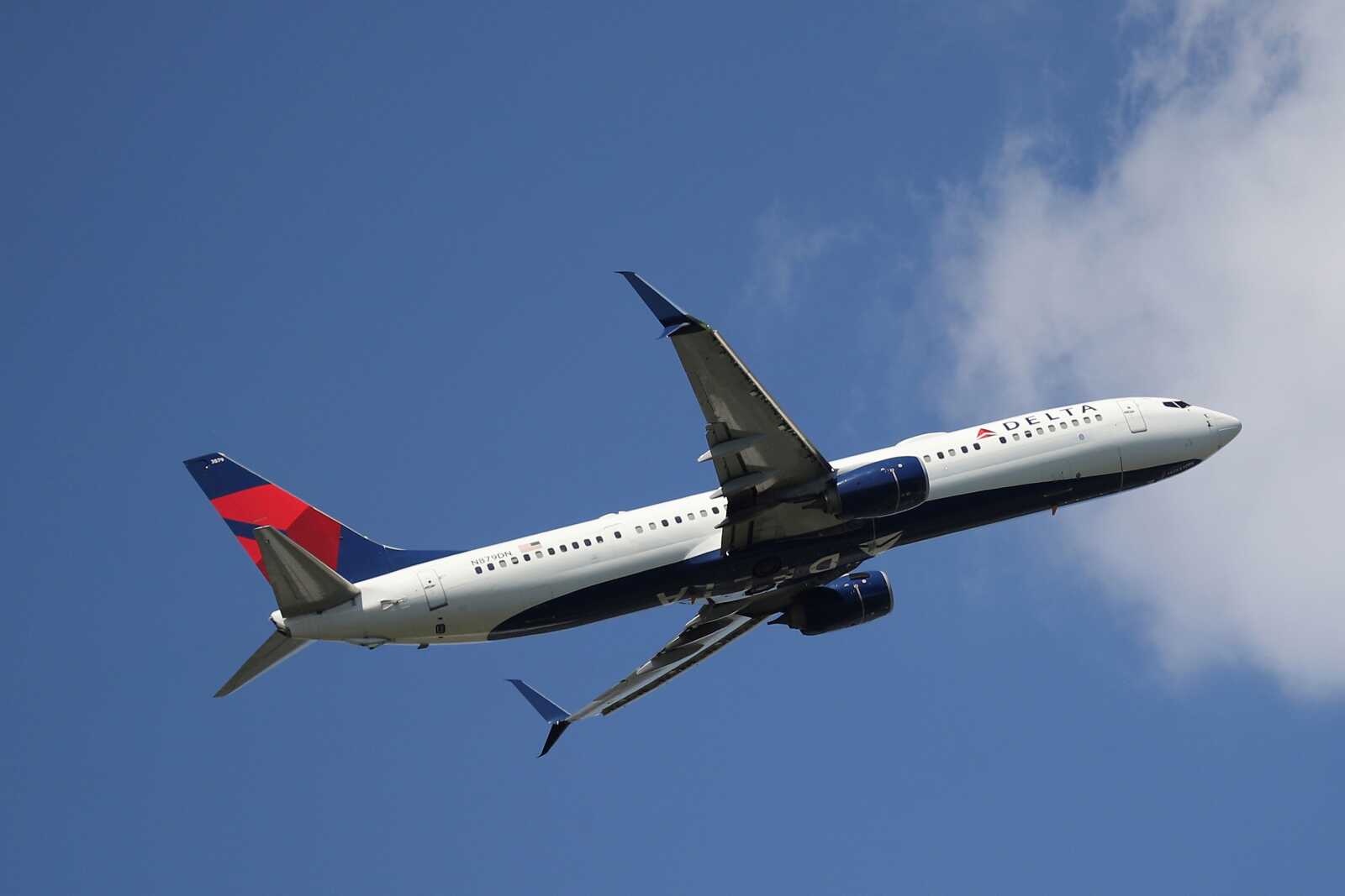 Delta Air Lines Wallpapers (52 images) - WallpaperCat