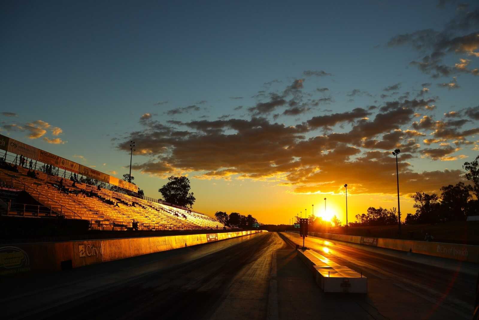 Race Track Wallpapers (68 images) - WallpaperCat