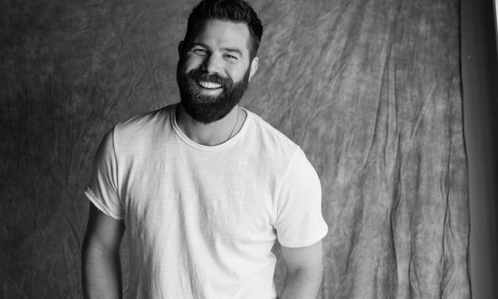 Jordan Davis (Singer) Wallpapers (16 images) - WallpaperCat