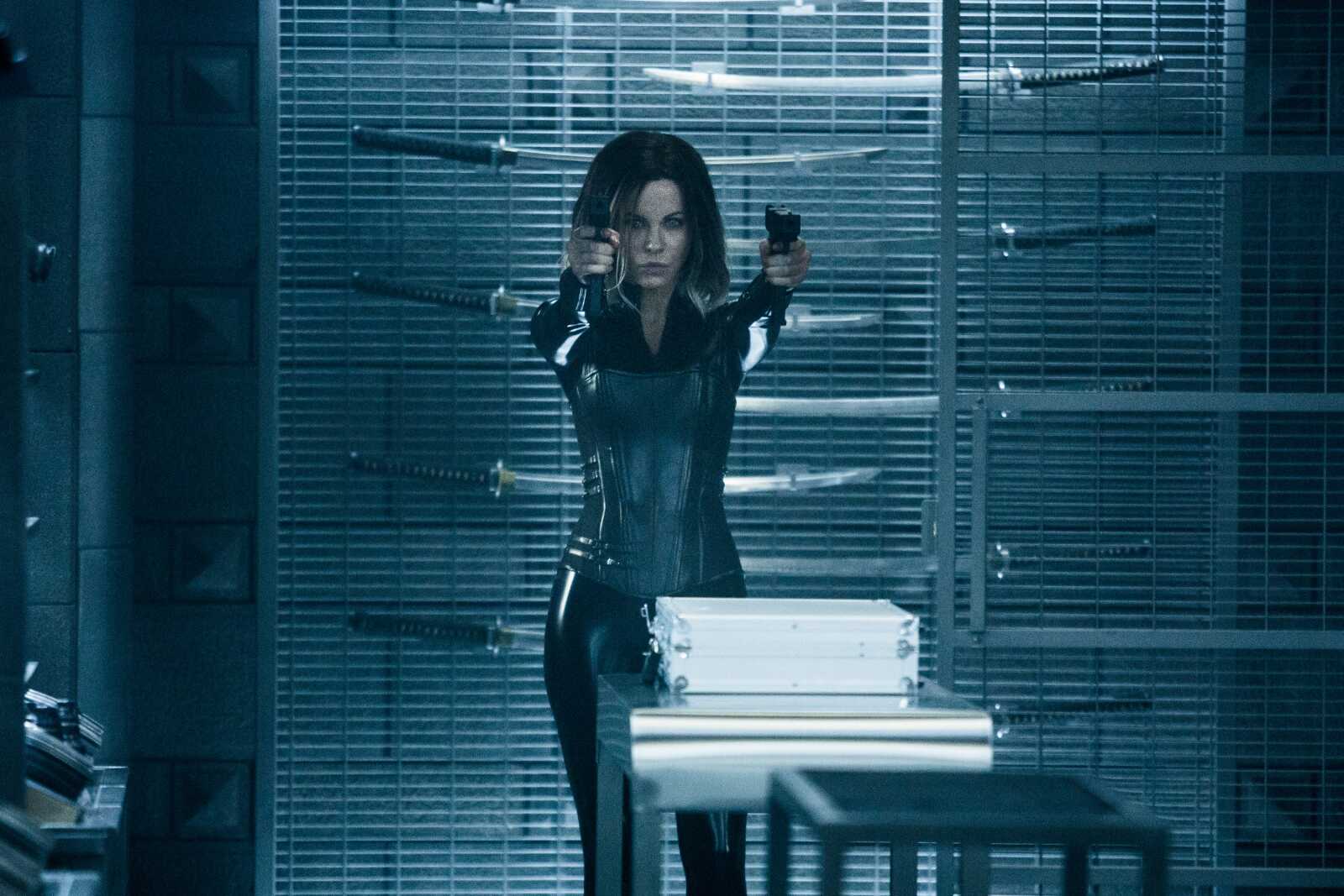 Selene (Underworld) Wallpapers (51 images) - WallpaperCat