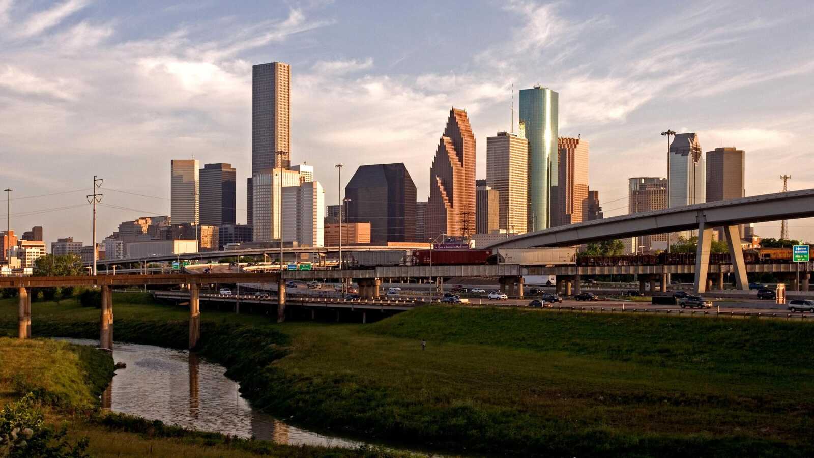 Houston Skyline Wallpapers (21 images) - WallpaperCat