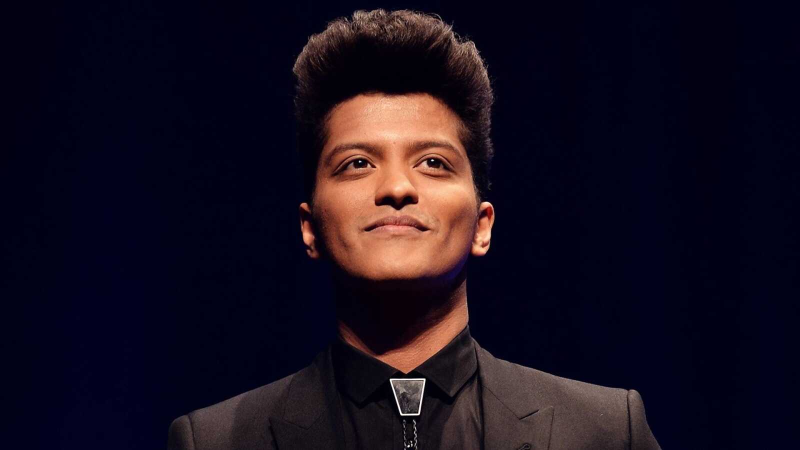 Bruno Mars Wallpapers (66 images) - WallpaperCat
