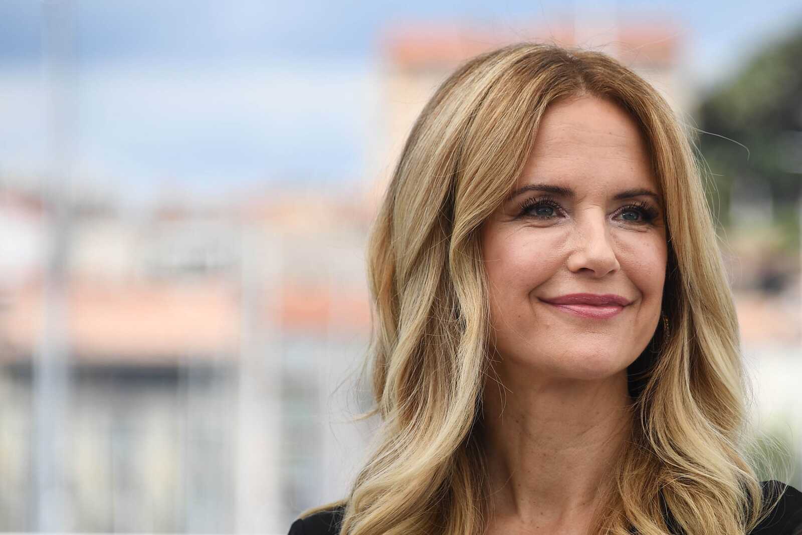 Kelly Preston Wallpapers (48 images) - WallpaperCat