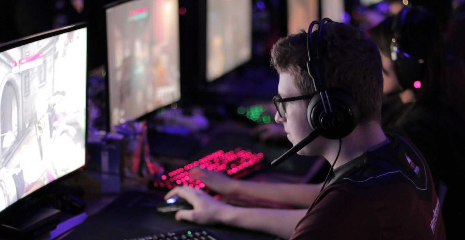eSports Wallpapers (26 images) - WallpaperCat