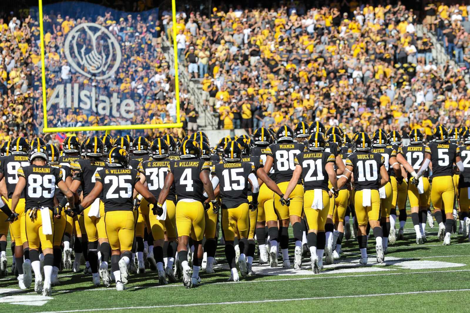 Iowa Hawkeyes Football Wallpapers (33 images) - WallpaperCat