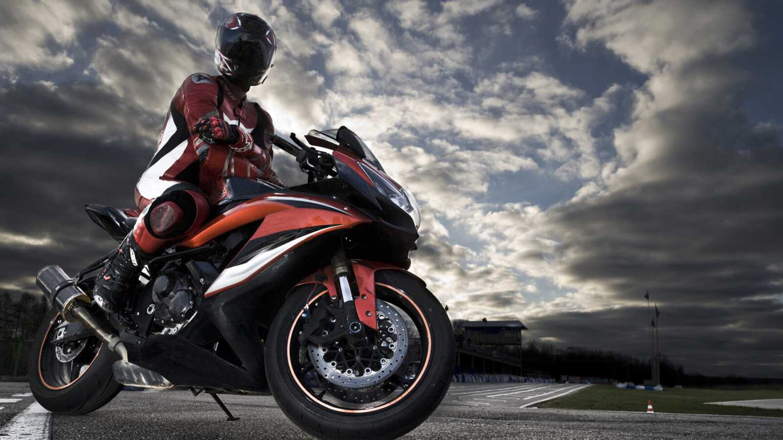 Motorcycle Wallpapers (32 images) - WallpaperCat