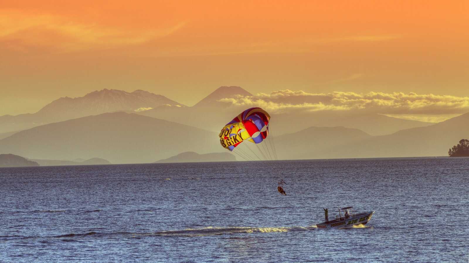 Parasailing Wallpapers (44 images) - WallpaperCat