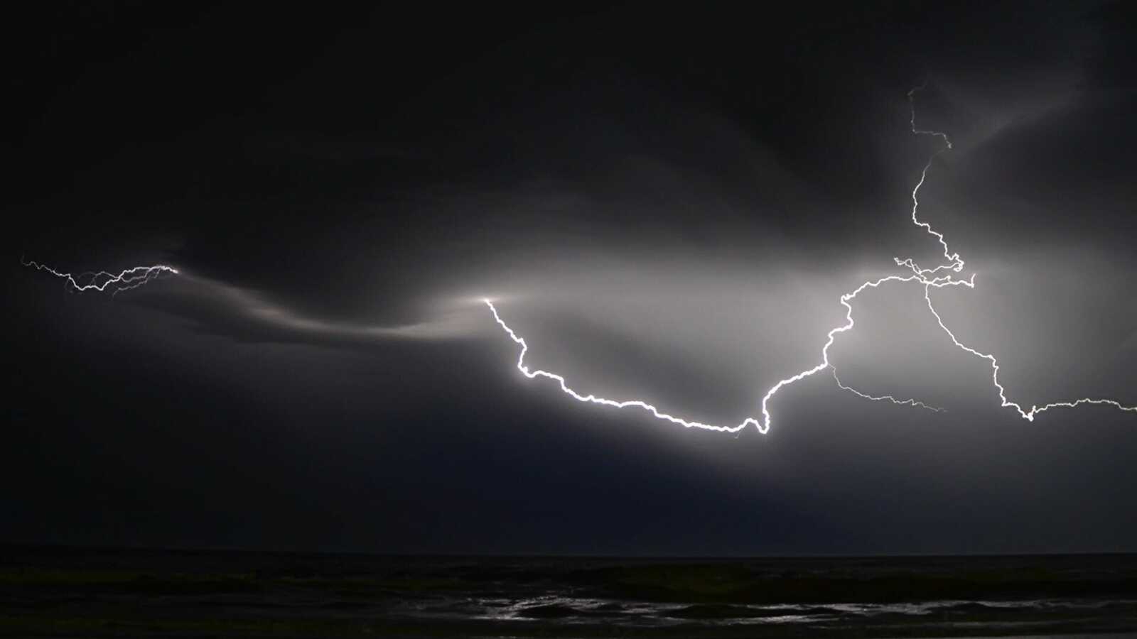 Thunder Wallpapers (87 images) - WallpaperCat