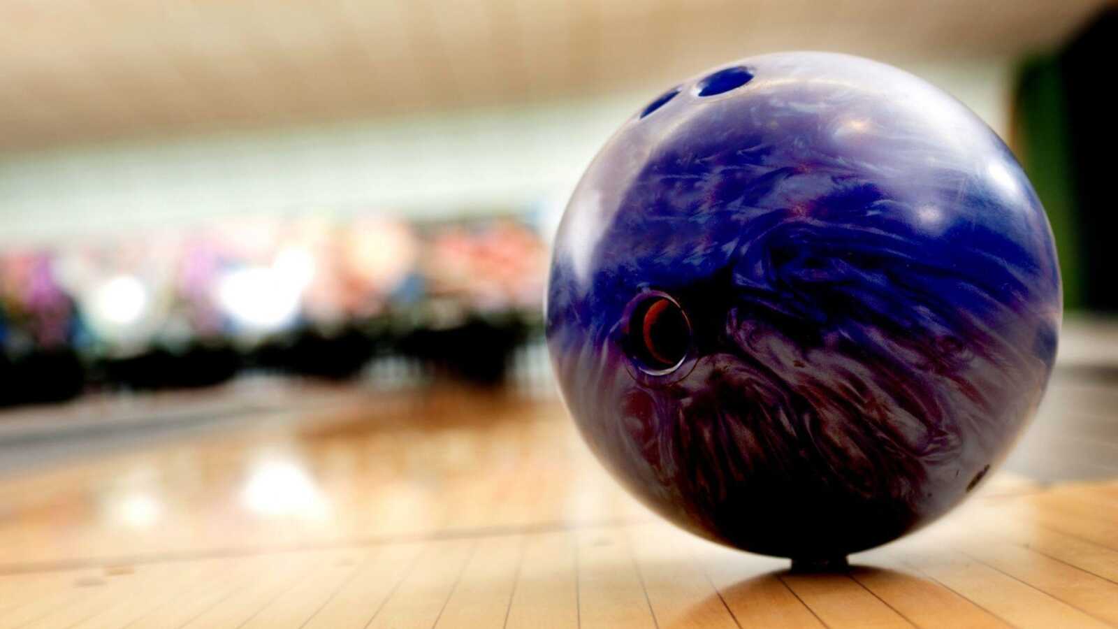Bowling Wallpapers (22 images) - WallpaperCat