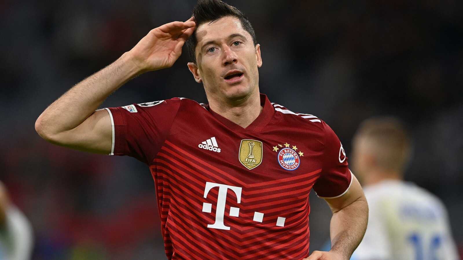 Robert Lewandowski Wallpapers (30 images) - WallpaperCat