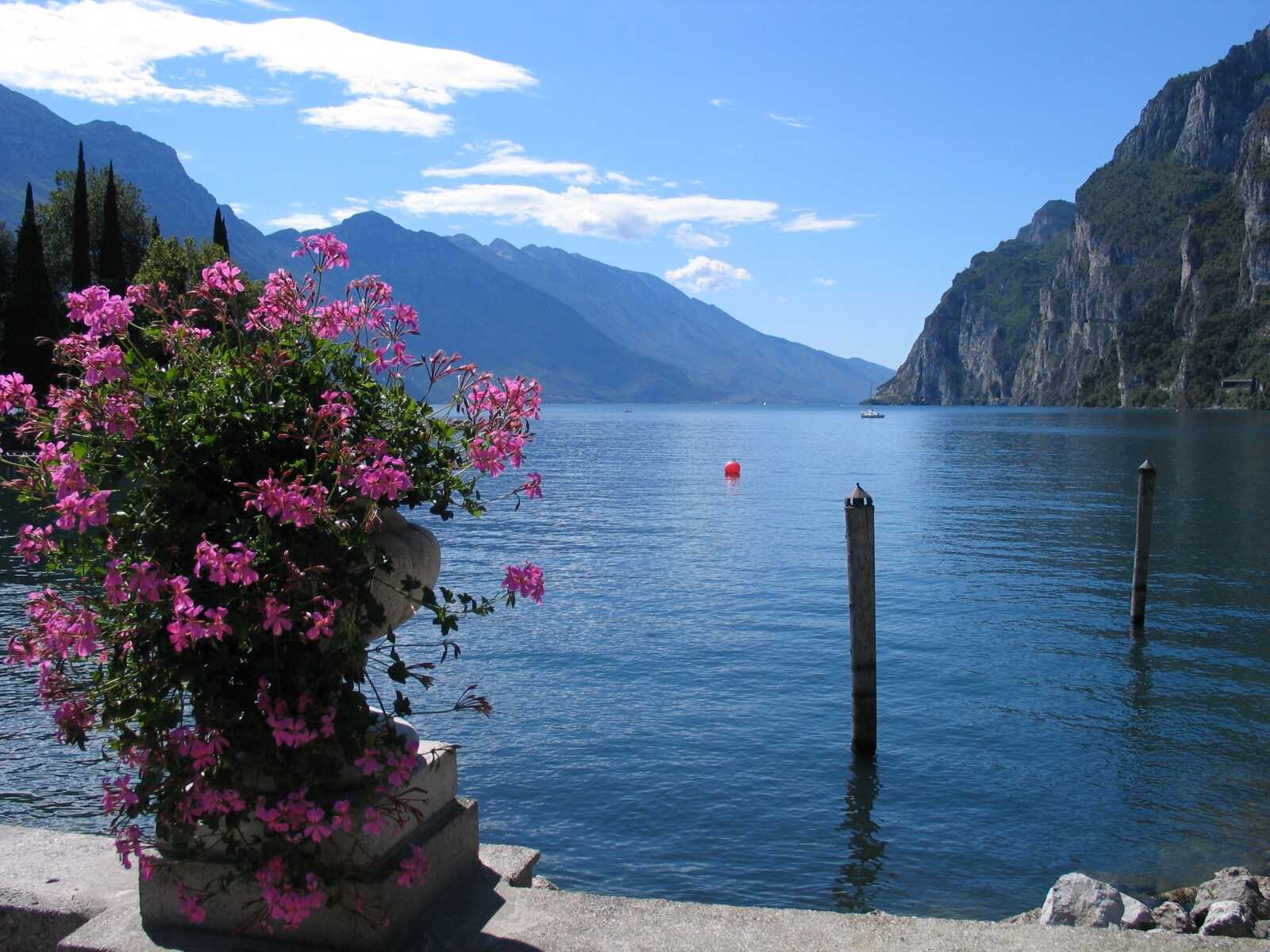 Lake Garda Wallpapers (41 images) - WallpaperCat