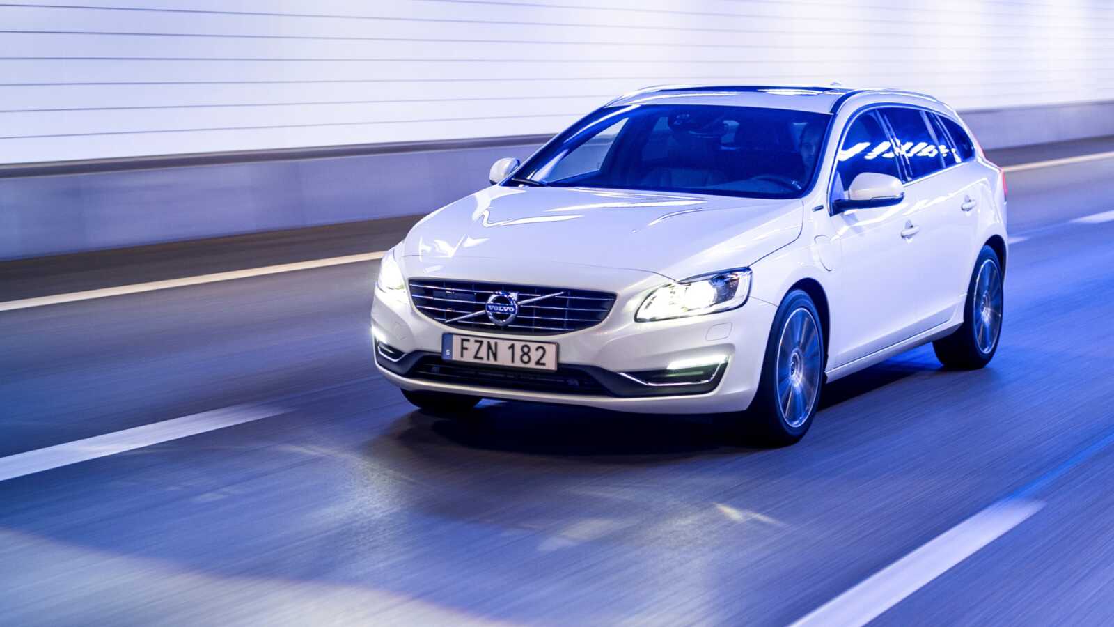 Volvo V60 Wallpapers (44 images) - WallpaperCat