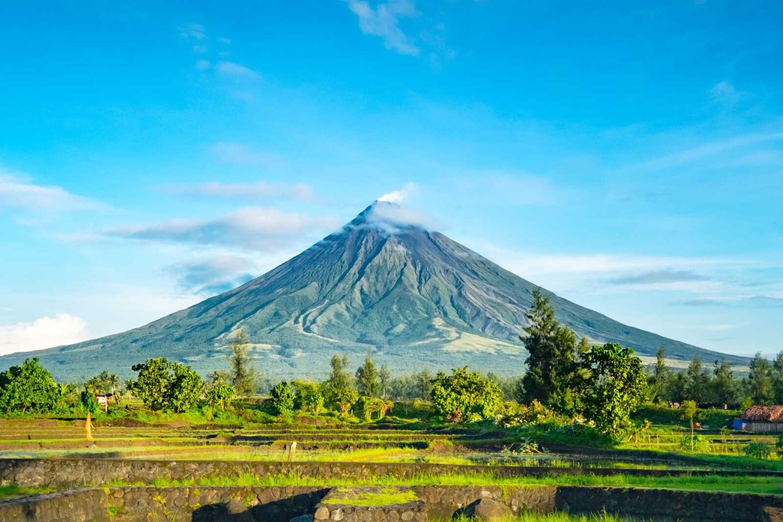 Mayon Volcano Wallpapers (23 images) - WallpaperCat