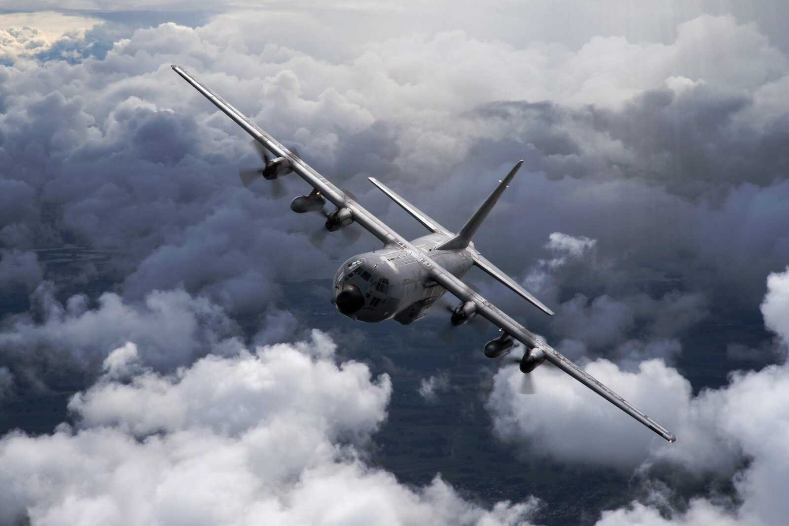 Lockheed C-130 Hercules Wallpapers (45 images) - WallpaperCat