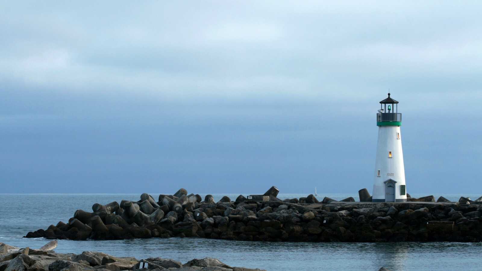 Lighthouse Wallpapers (152 images) - WallpaperCat