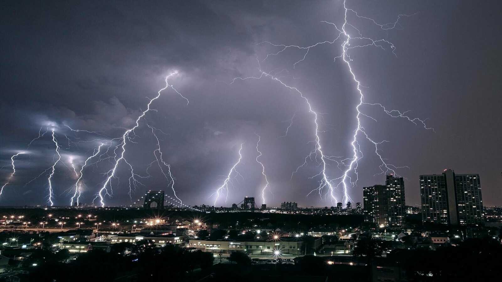 Thunder Wallpapers (87 images) - WallpaperCat