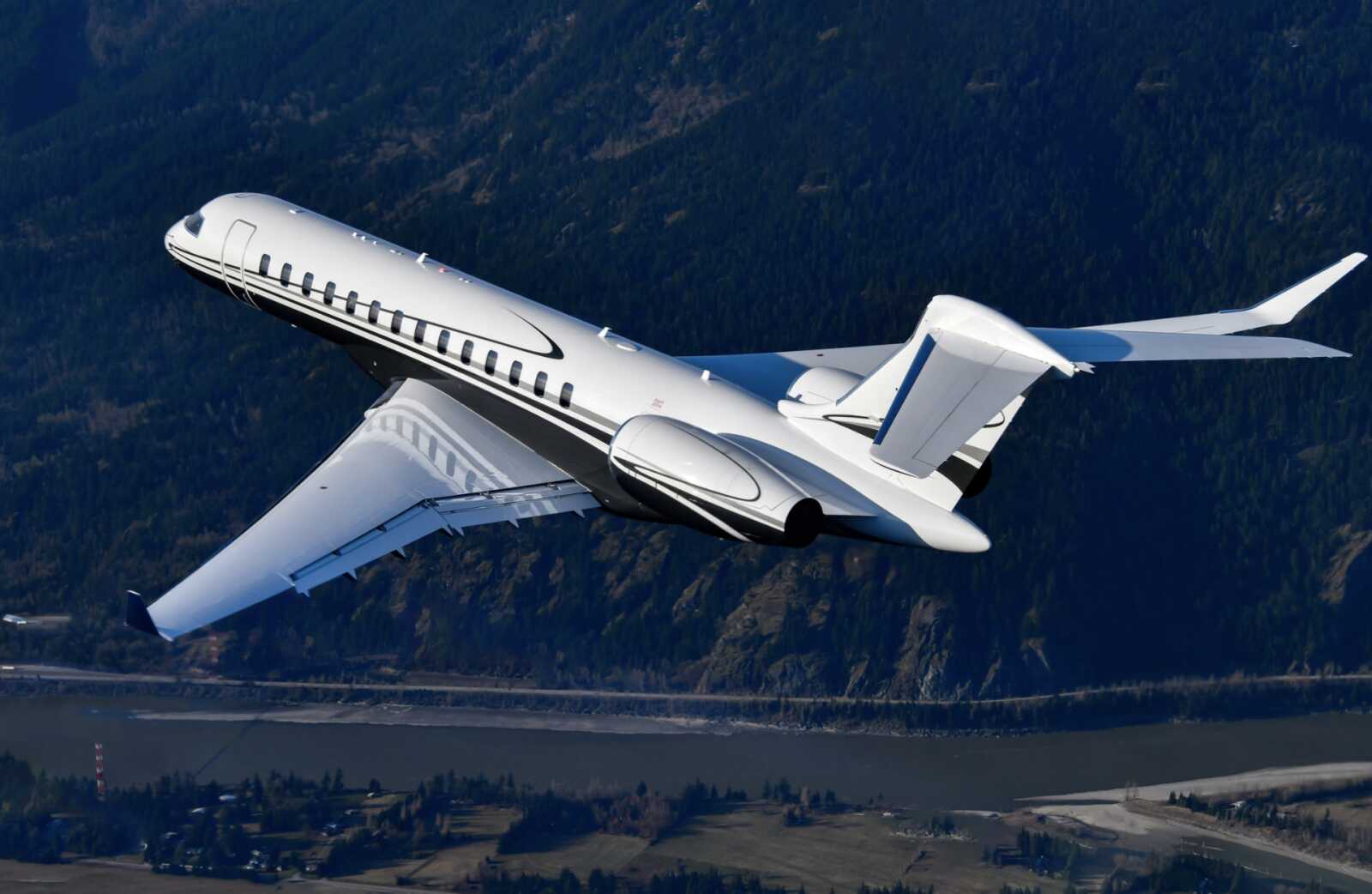 Bombardier Aerospace Wallpapers (43 images) - WallpaperCat