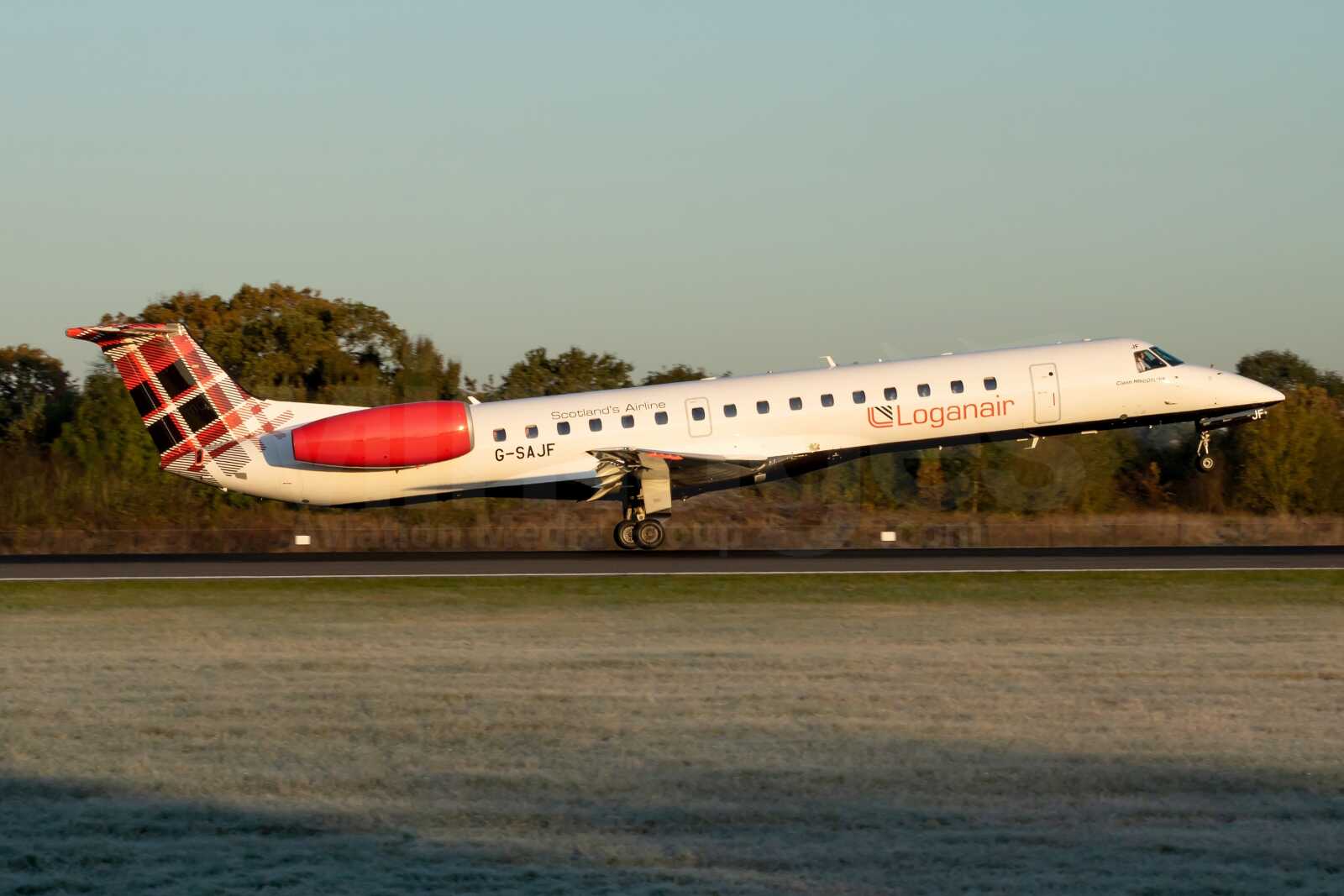 Embraer ERJ-145 Wallpapers (20 images) - WallpaperCat