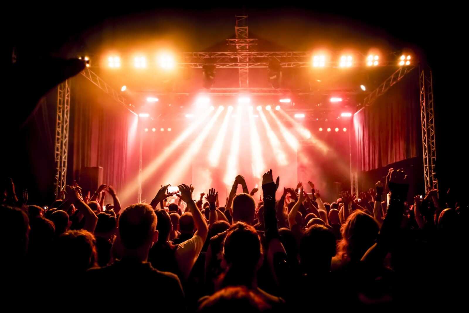 Concert Wallpapers (42 images) - WallpaperCat