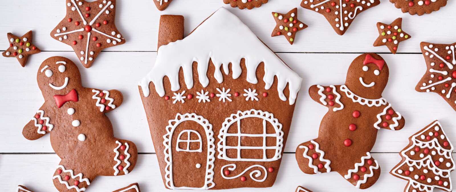 Gingerbread House Wallpapers (53 images) - WallpaperCat