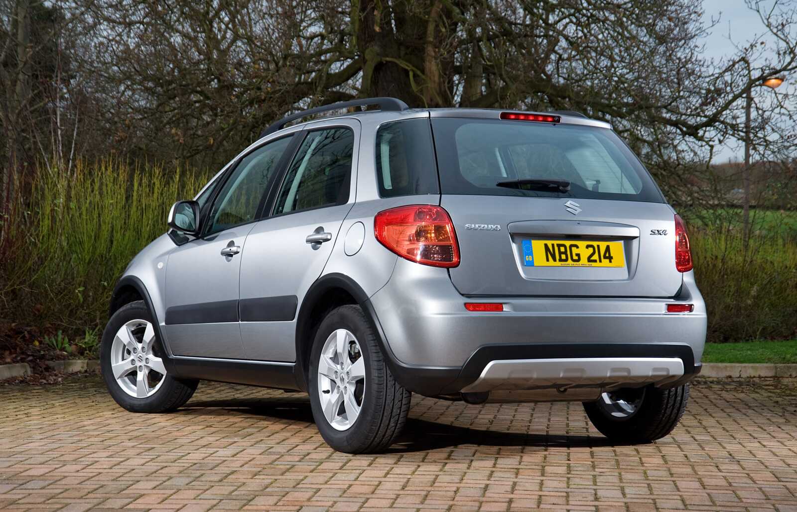 Suzuki SX4 Wallpapers (25 images) - WallpaperCat