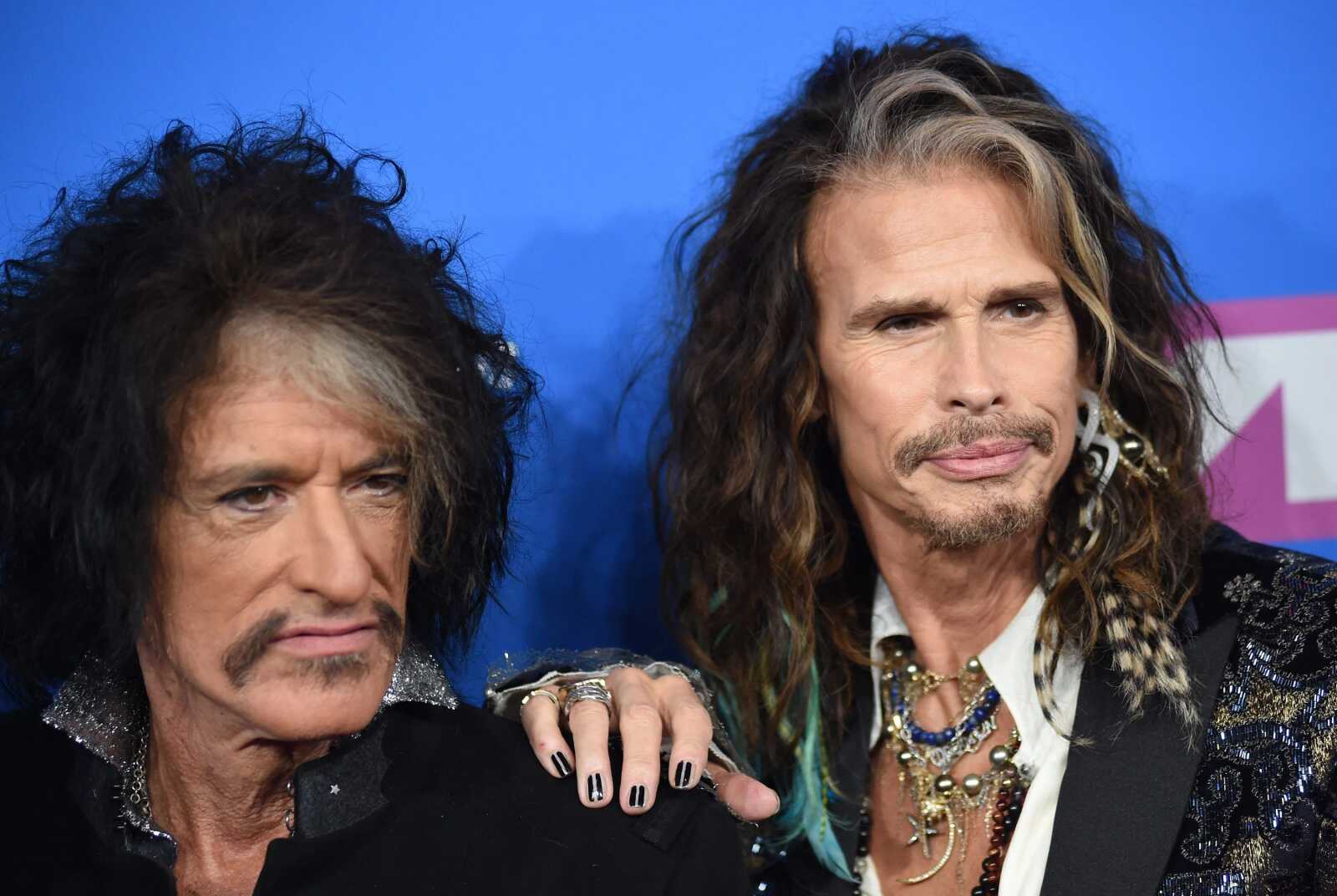 Steven Tyler Wallpapers (35 images) - WallpaperCat