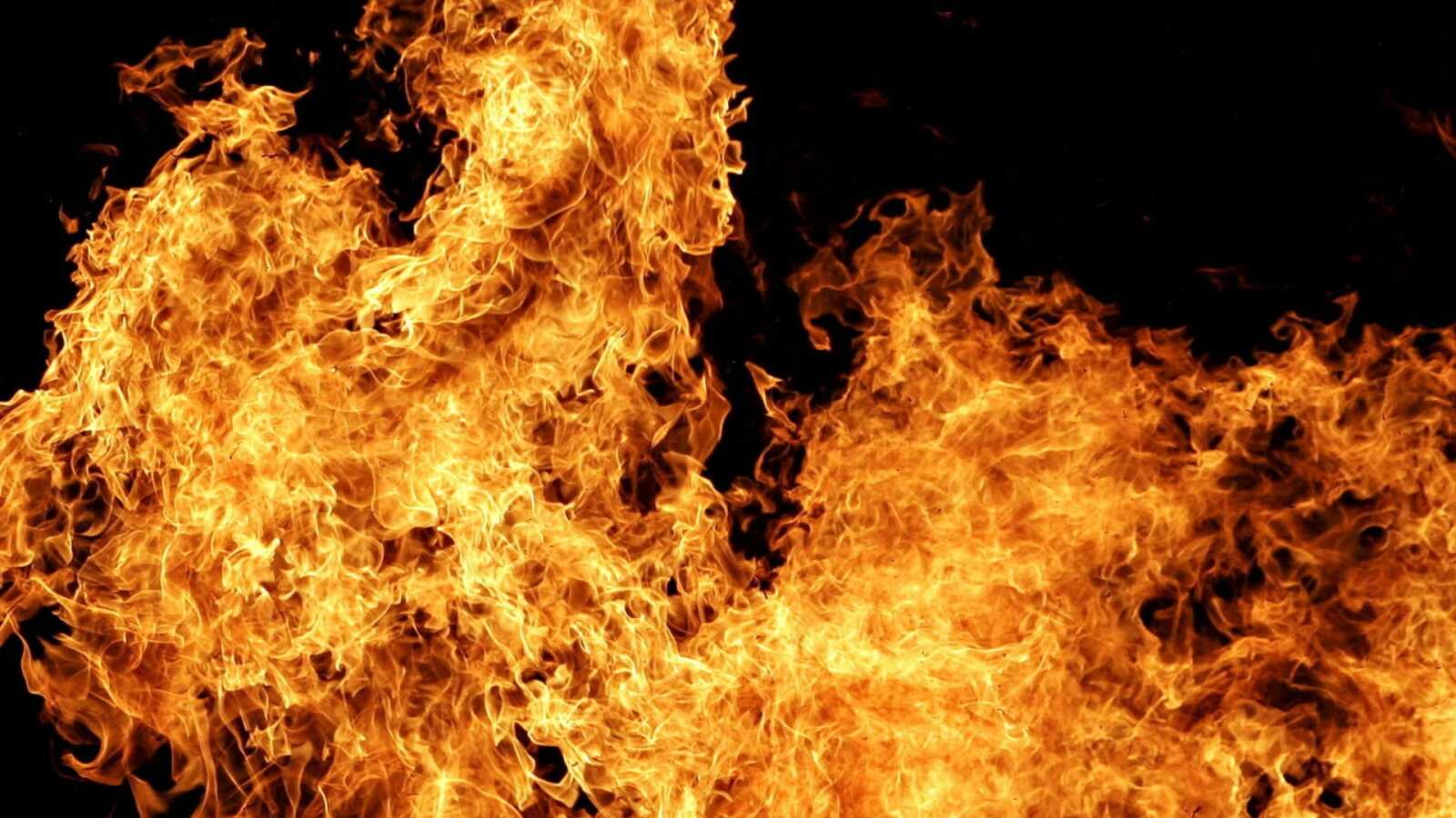 Flame Wallpapers (39 images) - WallpaperCat
