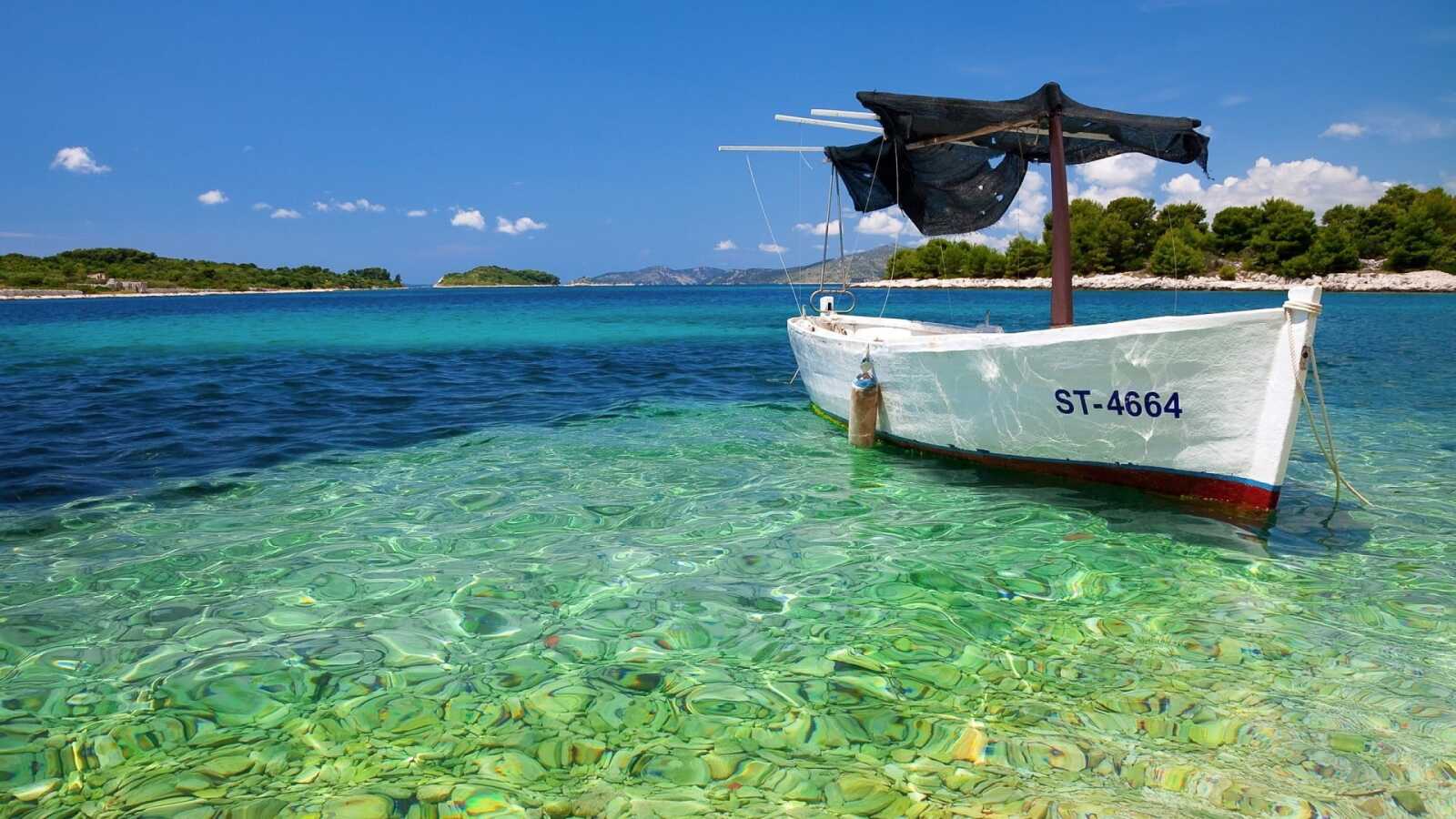 Boat Wallpapers (67 images) - WallpaperCat