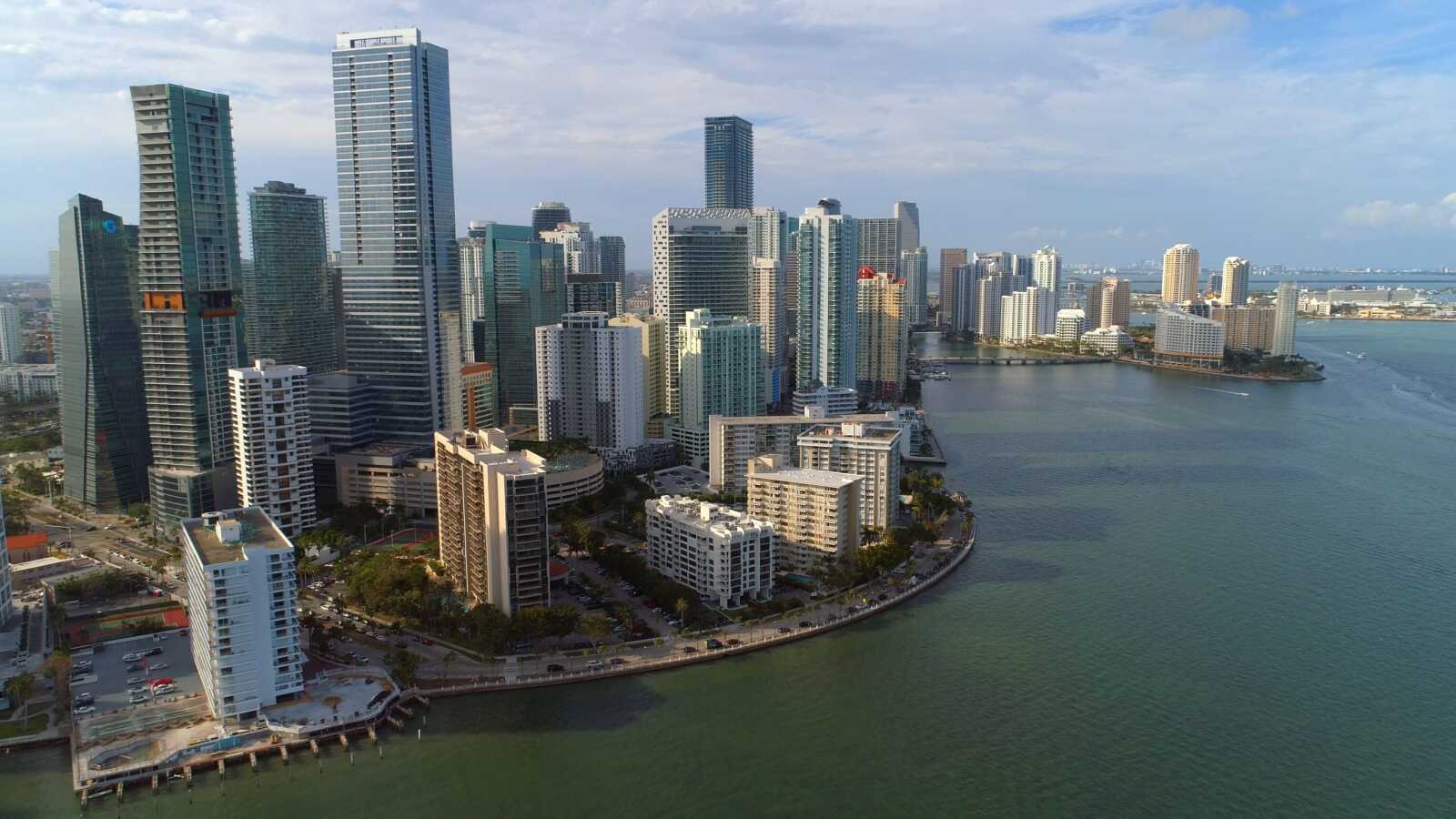 Miami Skyline Wallpapers (23 images) - WallpaperCat