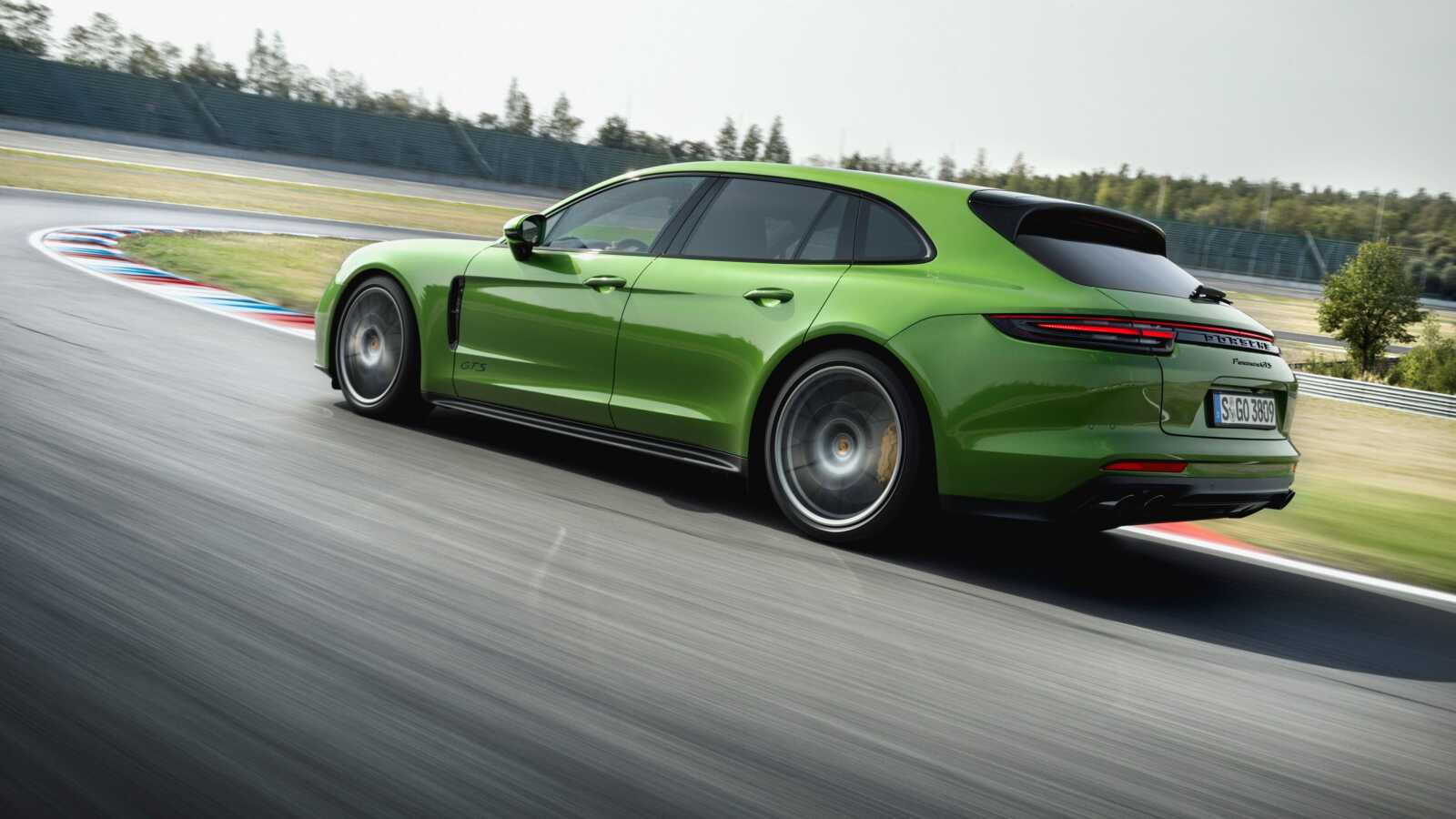 Porsche Panamera Wallpapers (38 images) - WallpaperCat