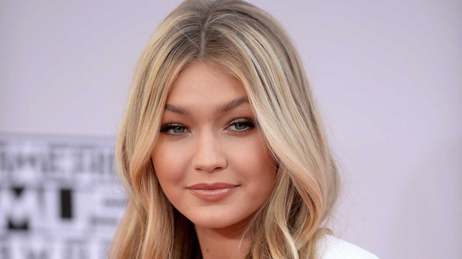 Gigi Hadid Wallpapers (91 images) - WallpaperCat