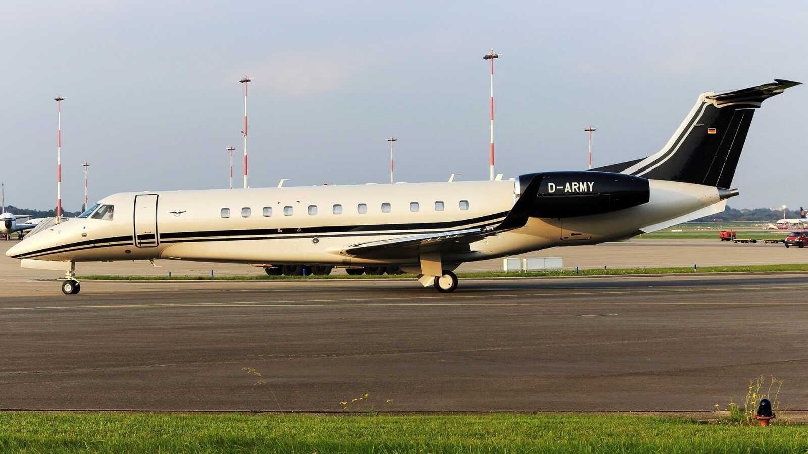 Embraer Legacy Wallpapers (34 images) - WallpaperCat